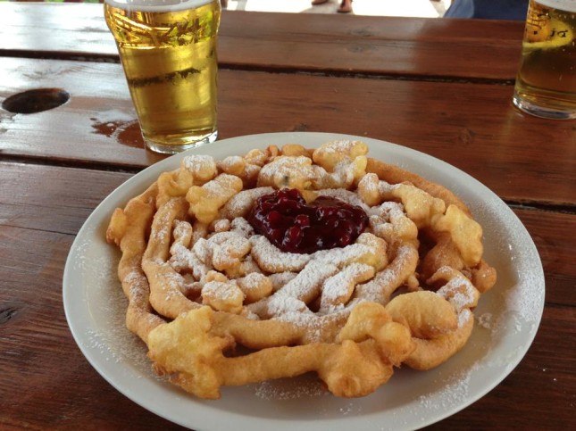 Strauben: la ricetta della golosità dell’Alto Adige - Frittelle tirolesi